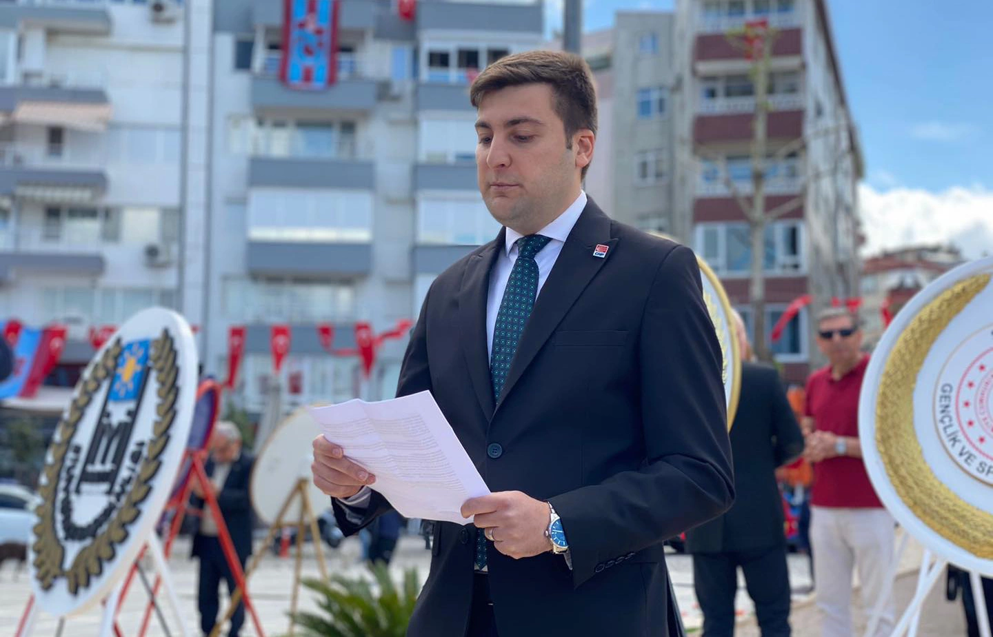 Berker Esen Kimdir? Eğitimi, Hayatı ve Siyasi Geçmişi